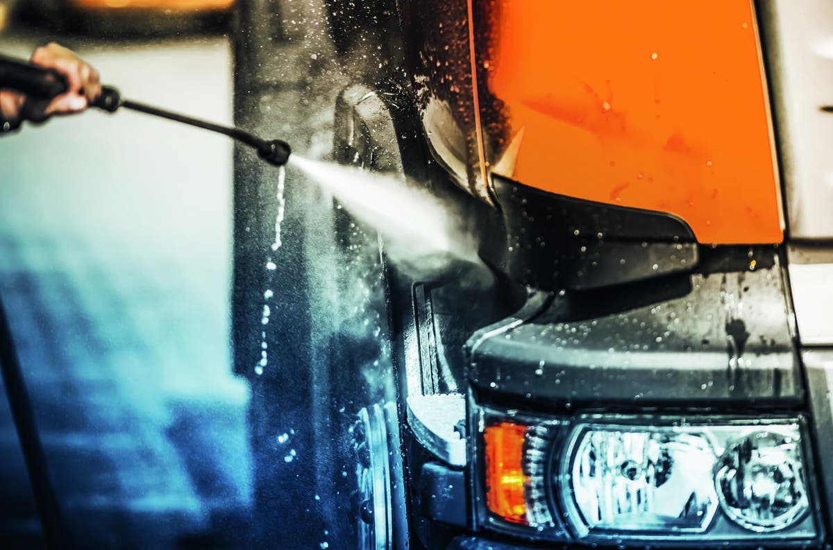 Vehicle Services: DKV Mobility cooperates with TRAVIS Road Services